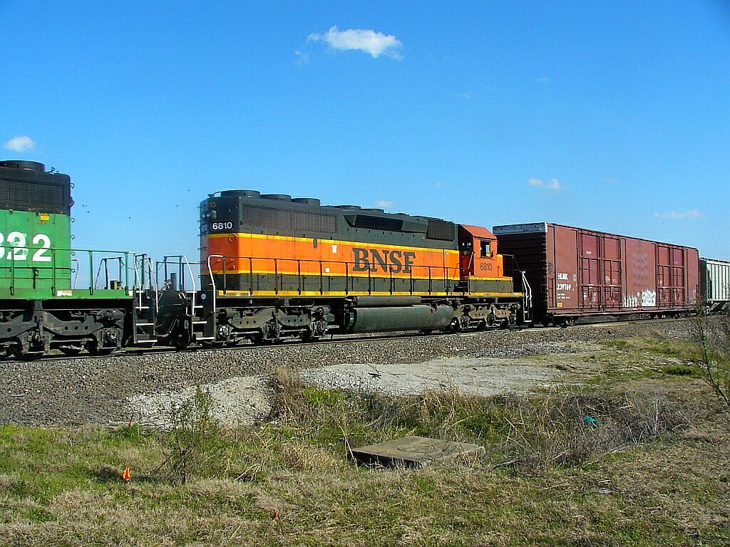 BNSF 6810